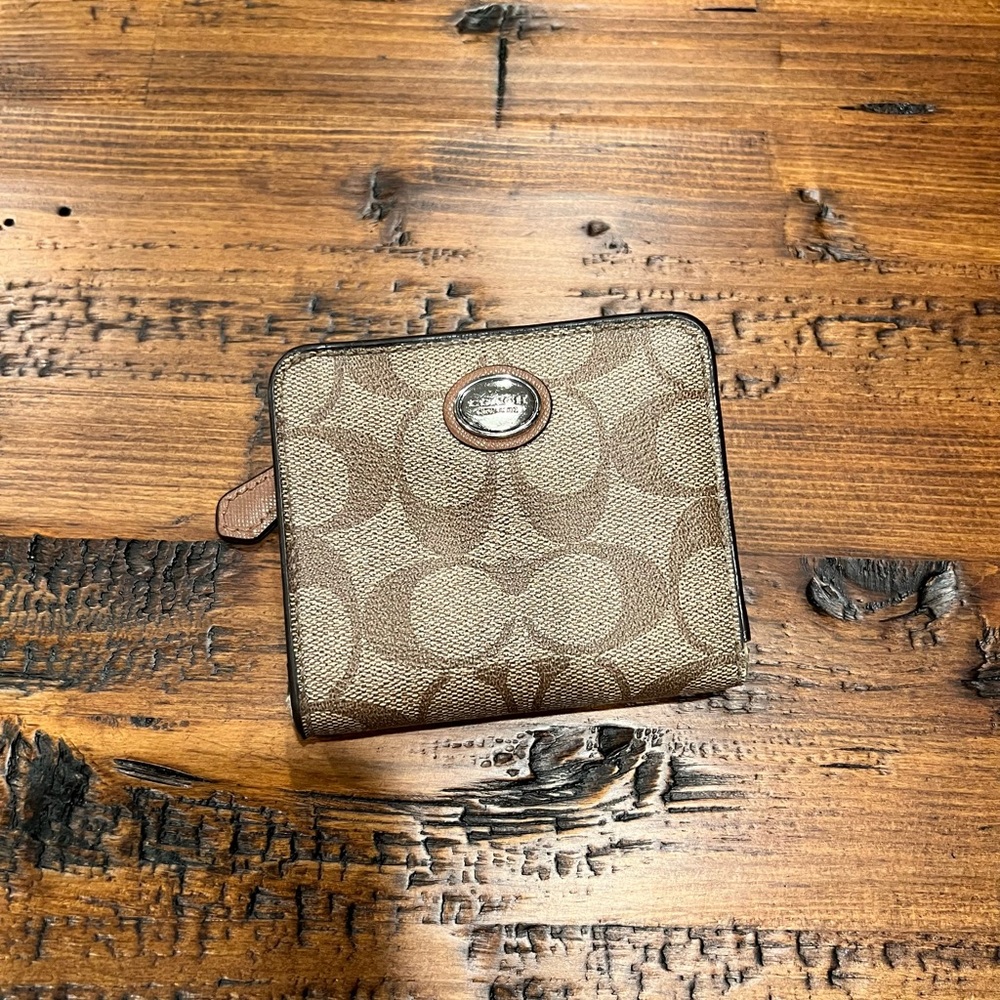 Coach Logo Brown Gold Small Bi-Fold Leather Wallet - Gem